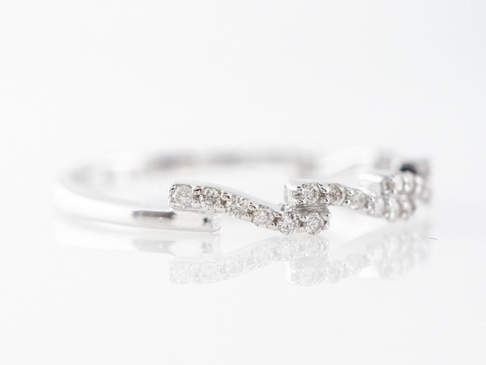Wavy Diamond Wedding Band in White Gold 14k - Etsy