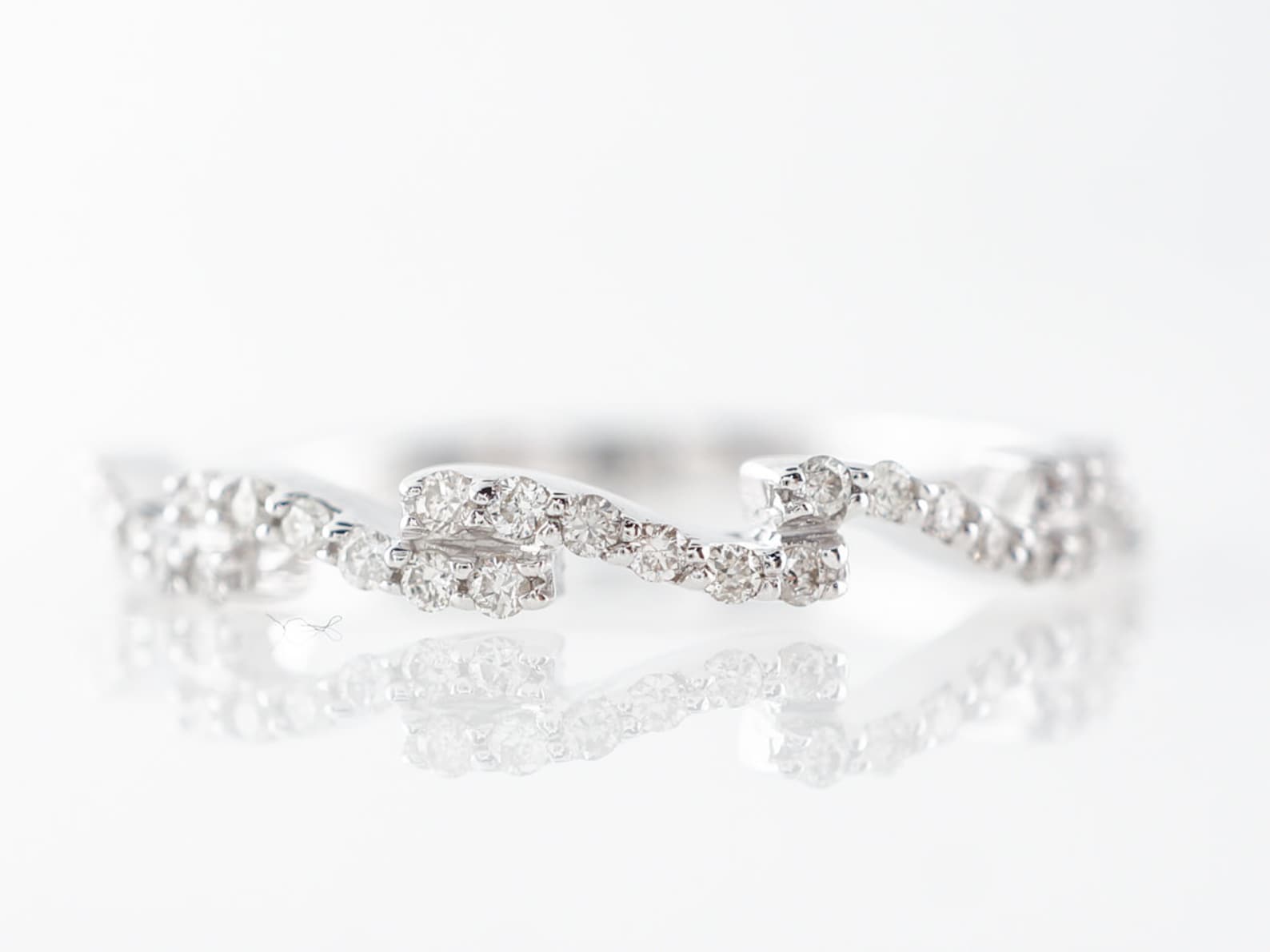 Wavy Diamond Wedding Band in White Gold 14k - Etsy