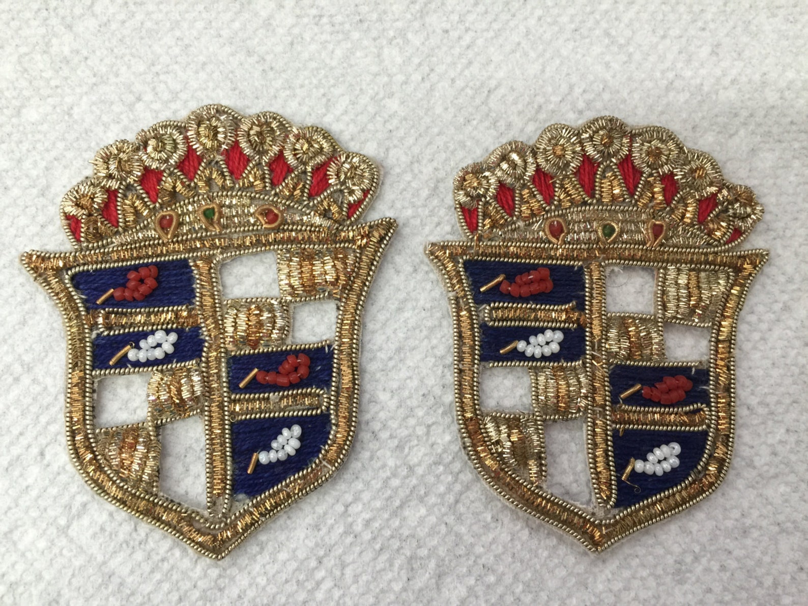 Vintage Heraldic Shield Design Metallic Thread Hand Made Blazer Crest ...