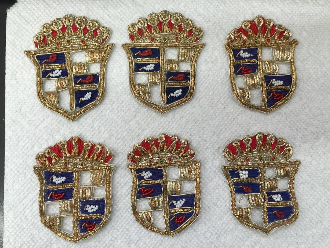 Vintage Heraldic Shield Design Metallic Thread Hand Made Blazer Crest ...