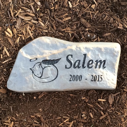 PERSONALIZED Pet Memorial Stone // Engraved Stone // - Etsy