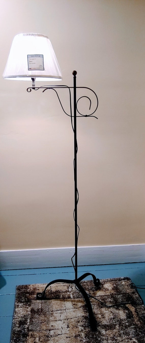 Traditional Floor Lamps