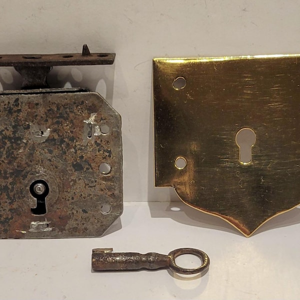 HMSAntiqueTrunks - Etsy