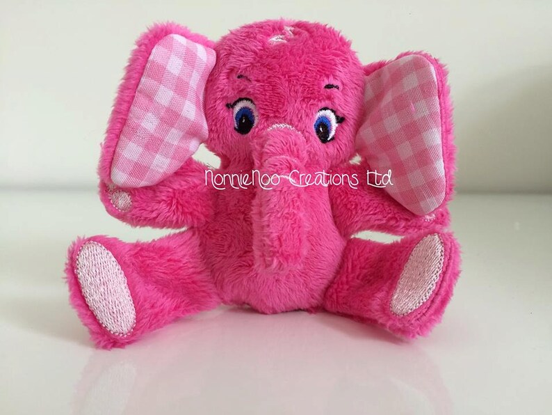 The Small Elephant Family - Machine Embroidery ITH - 4x4 and 5x7 Hoop ...