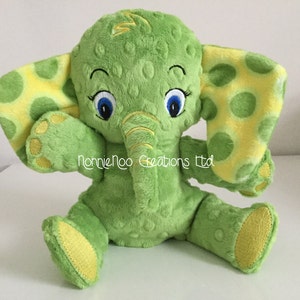 The Elephant Family - Machine Embroidery ITH - 4x4, 5x7, 6x10, 7x12 and ...