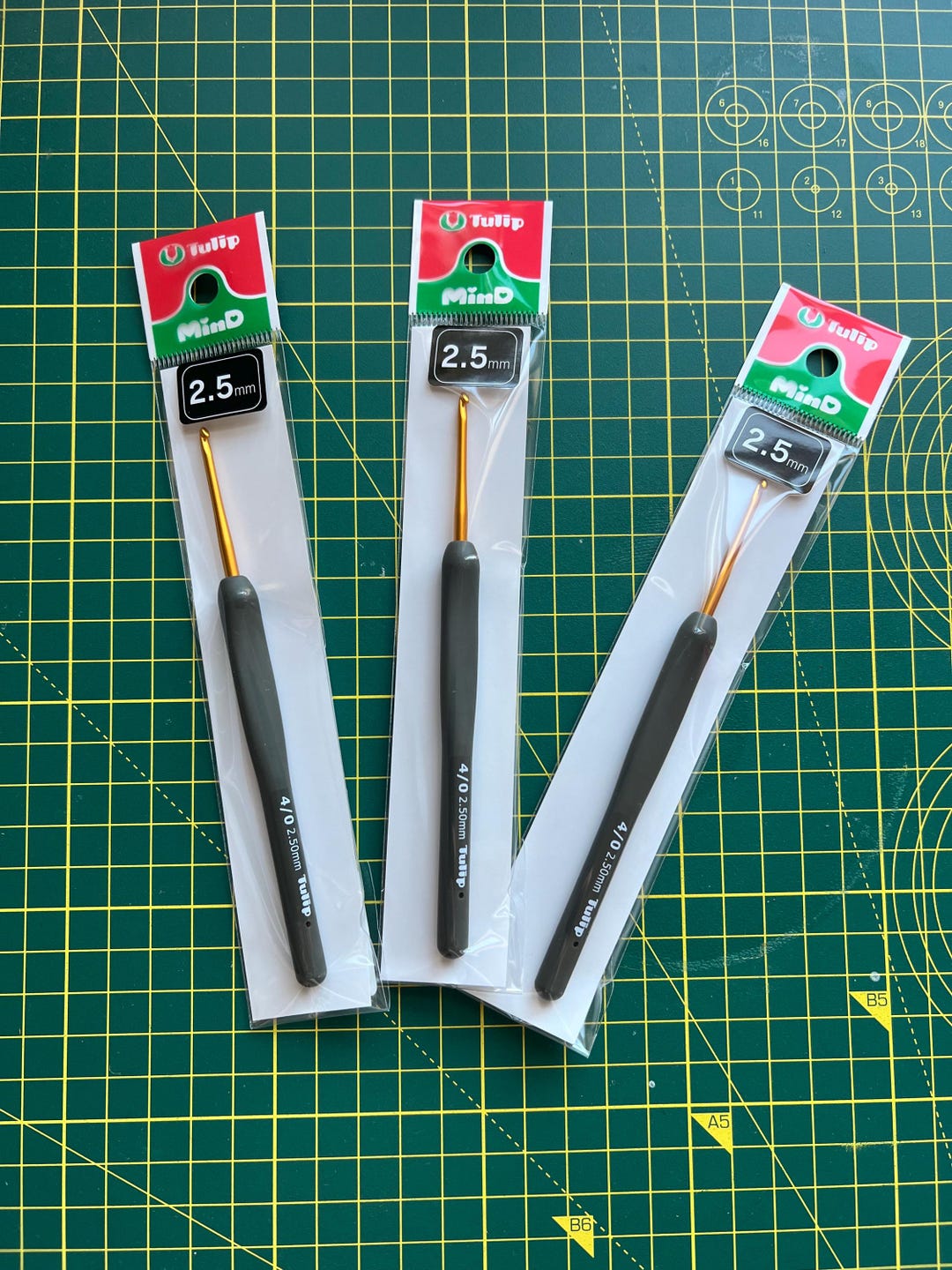 Tulip Etimo Mind Crochet Hook: Ergonomic 2.5mm Amigurumi Hook - Etsy UK