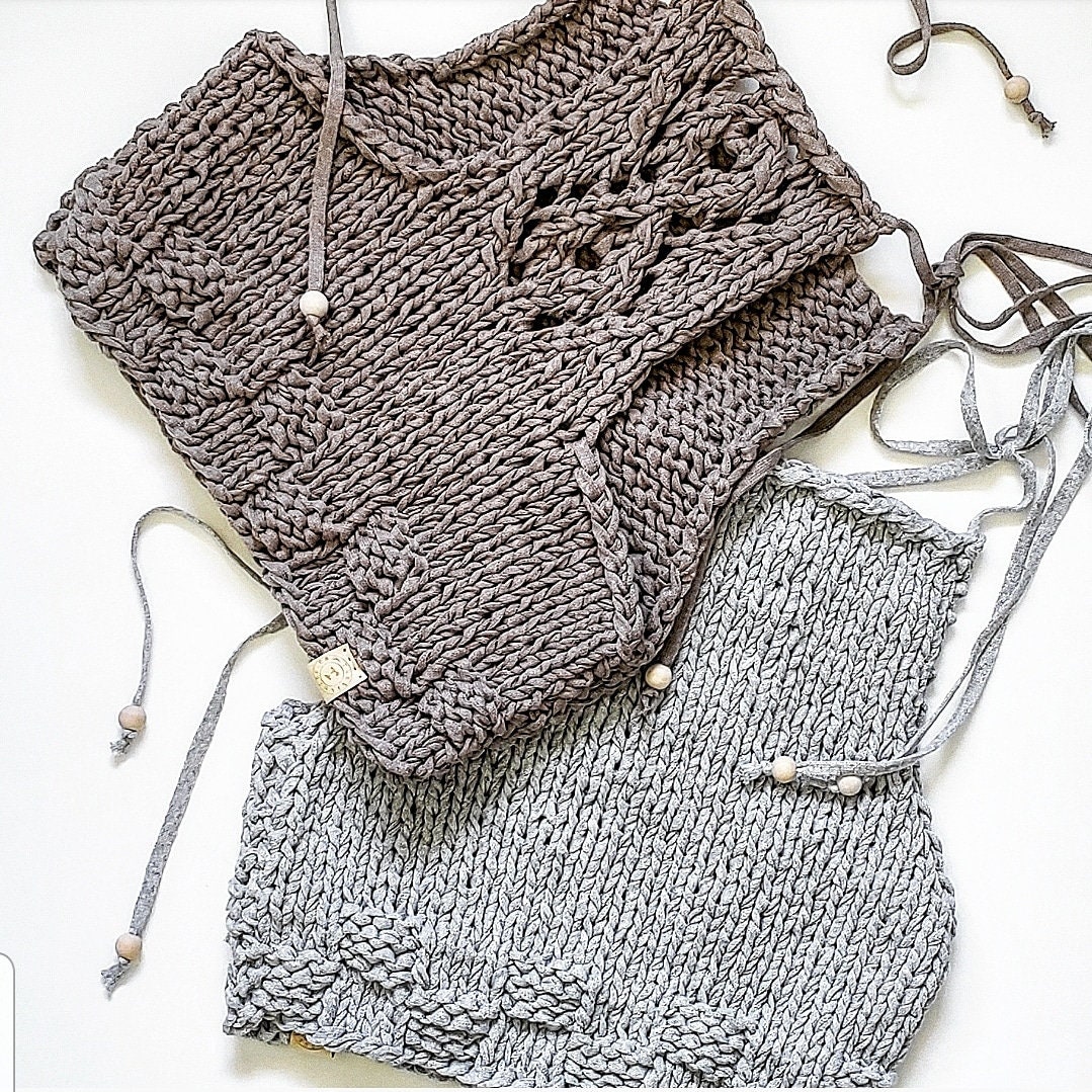 Knit Pattern for the Minimalist With A Twist Halter Top Knit Pattern for the Minimalist With A Twist Halter Top