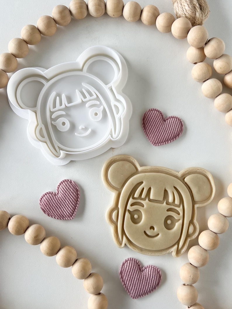 Zoey K-pop Cookie Cutter With Stamp for Fondant , Cupcakes Cookies and ...