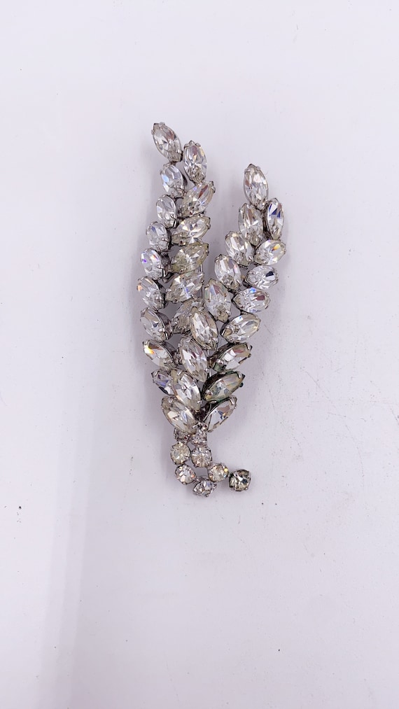 Vintage 1950's Crystal Signed Brooch - Gem