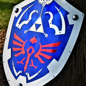 Hylian Shield - Twilight Princess - Steel-plated, Battle-ready Replica ...