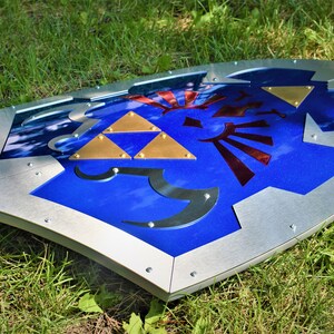 Hylian Shield - Ocarina of Time - Steel-plated, Battle-ready Replica ...