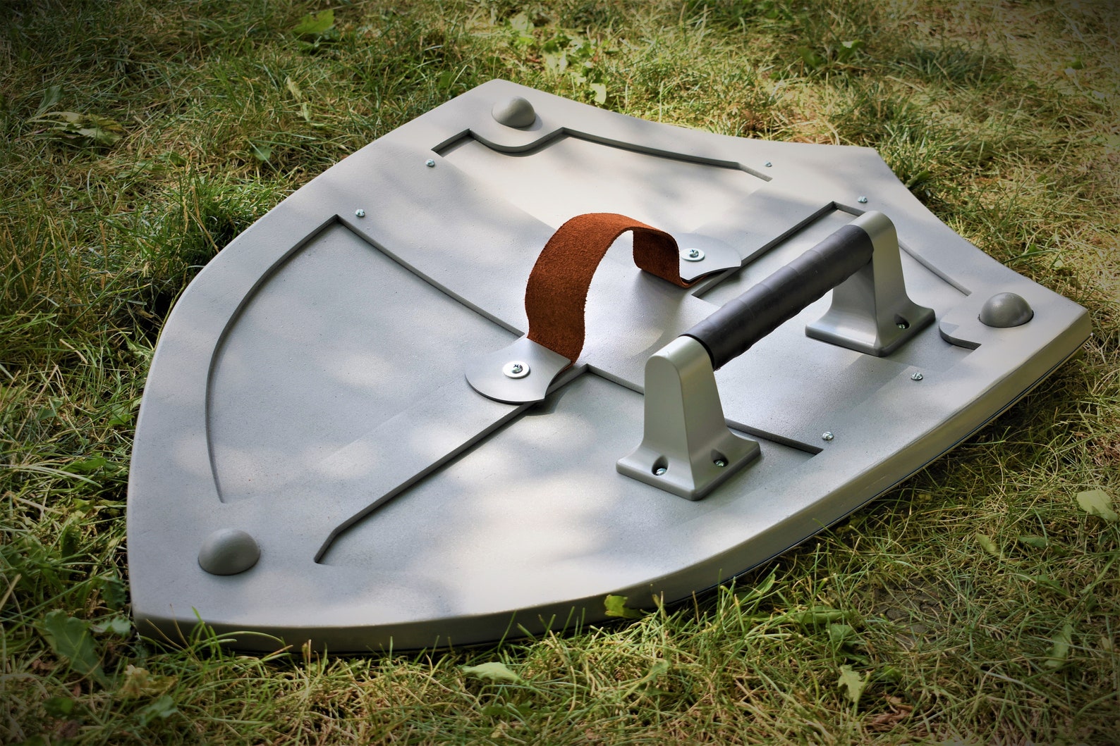 Hylian Shield - Twilight Princess - Steel-plated, Battle-ready Replica ...