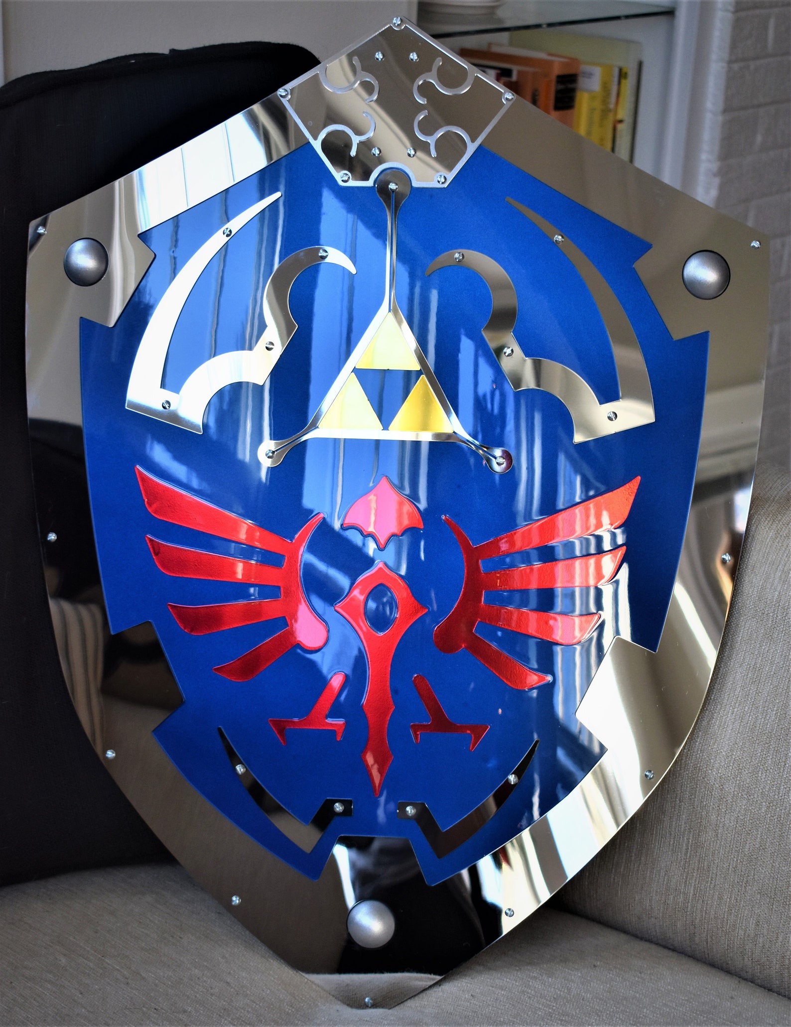 Hylian Shield - Twilight Princess - Steel-plated, Battle-ready Replica ...