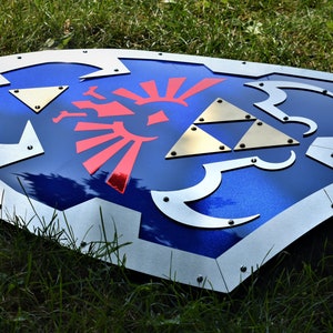 Hylian Shield - Ocarina of Time - Steel-plated, Battle-ready Replica ...