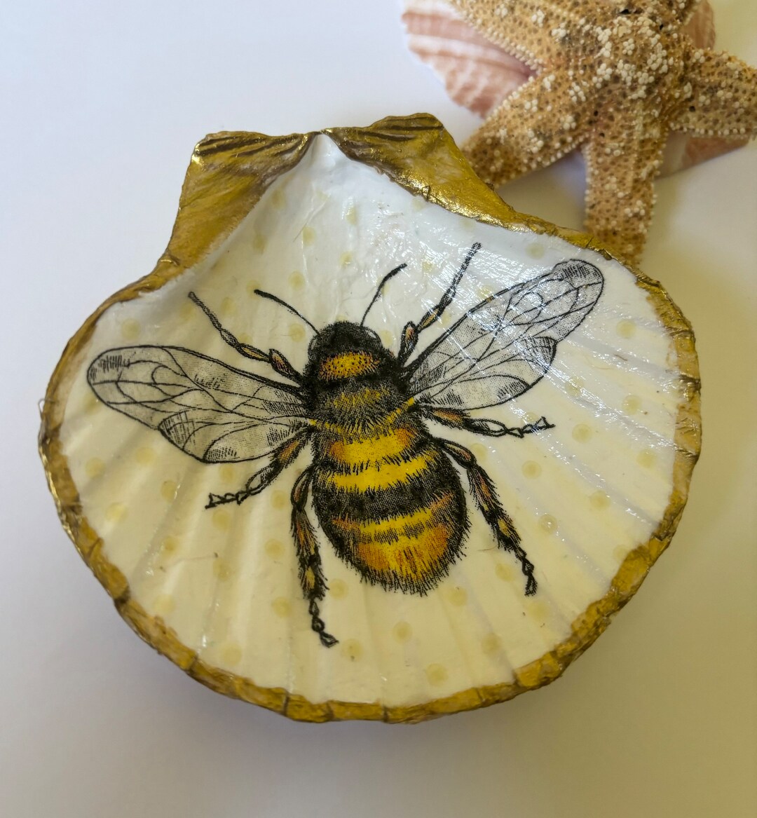 Bumble Bee Trinket Holder, Decoupage Shell Ring Dish - Etsy