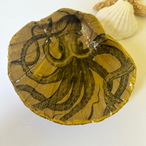 Octopus Shell Trinket Holder, Ring Dish Decoupaged Sea Life Shell ...