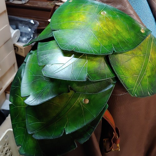 Pauldron: Leaf Faerie Armor Leather Handcrafted - Etsy