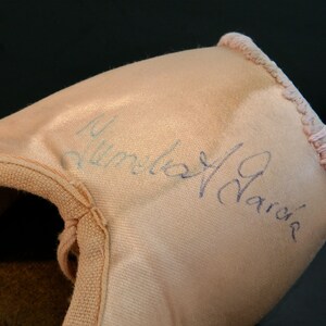 AUTOGRAPHED POINTE SHOE From Joffrey Ballet Ballerina - Etsy