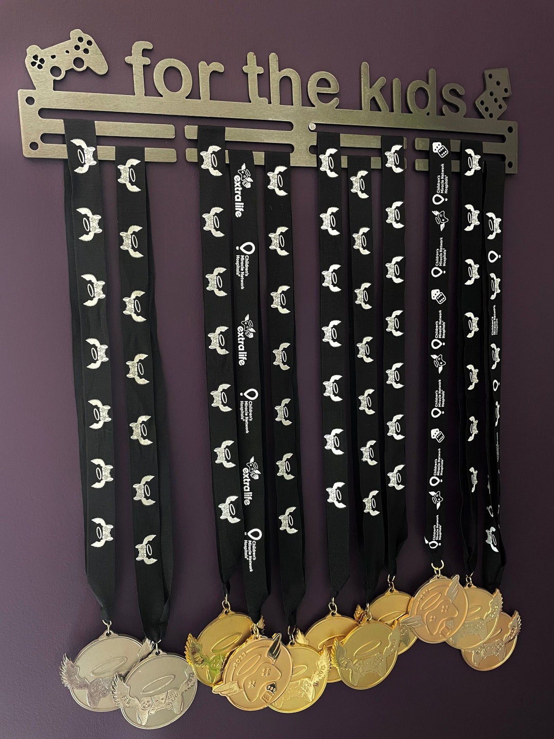 Extra Life Gaming Medal Hanger - Etsy