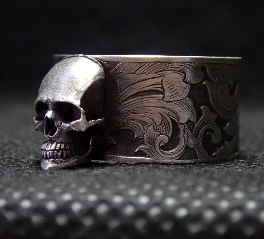 SKROLL Skull/shield and Scrollwork Sterling Silver Bandring - Etsy