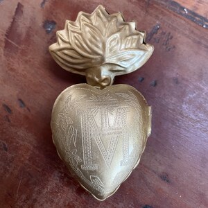 Rosary Ex-voto Sacred Heart Locket Rosary Mary Magdalene Shell Necklace ...