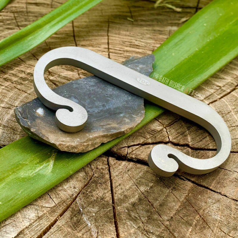 Traditional C Shape Flint & Steel Fire Striker Camping Sports & Outdoor ...