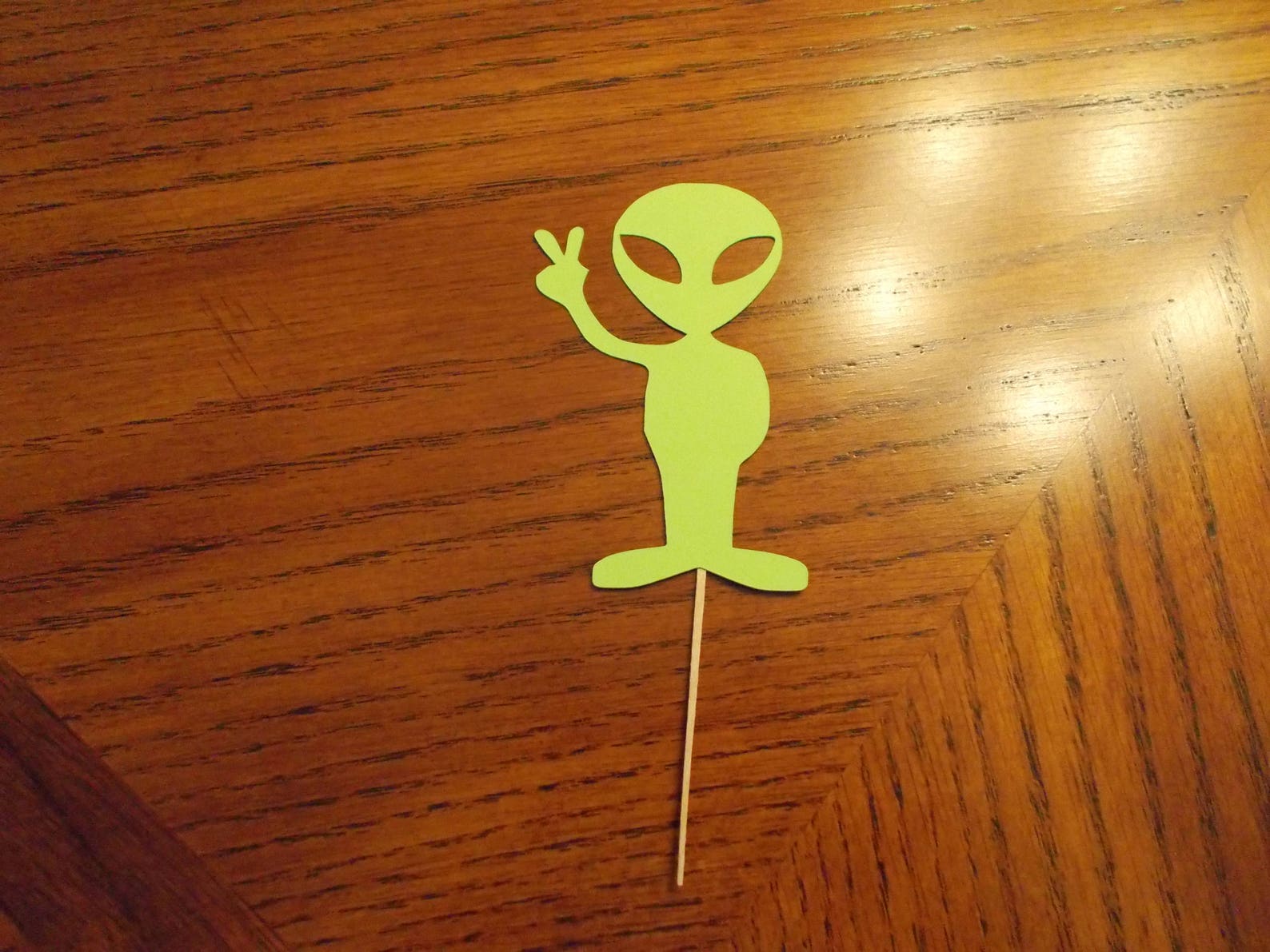 Lot of 12 Alien Cupcake Toppers Choose your color Double | Etsy