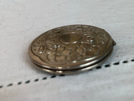 Antique Tiny Embossed Compact Silver Tone Vintage Flo… - Gem