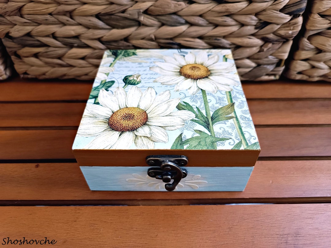 White Daisy Jewellery Box, Daisies Trinket Jewelry Box, Blue Memory ...