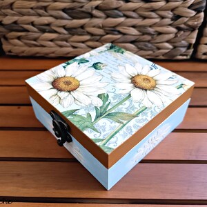 White Daisy Jewellery Box, Daisies Trinket Jewelry Box, Blue Memory ...