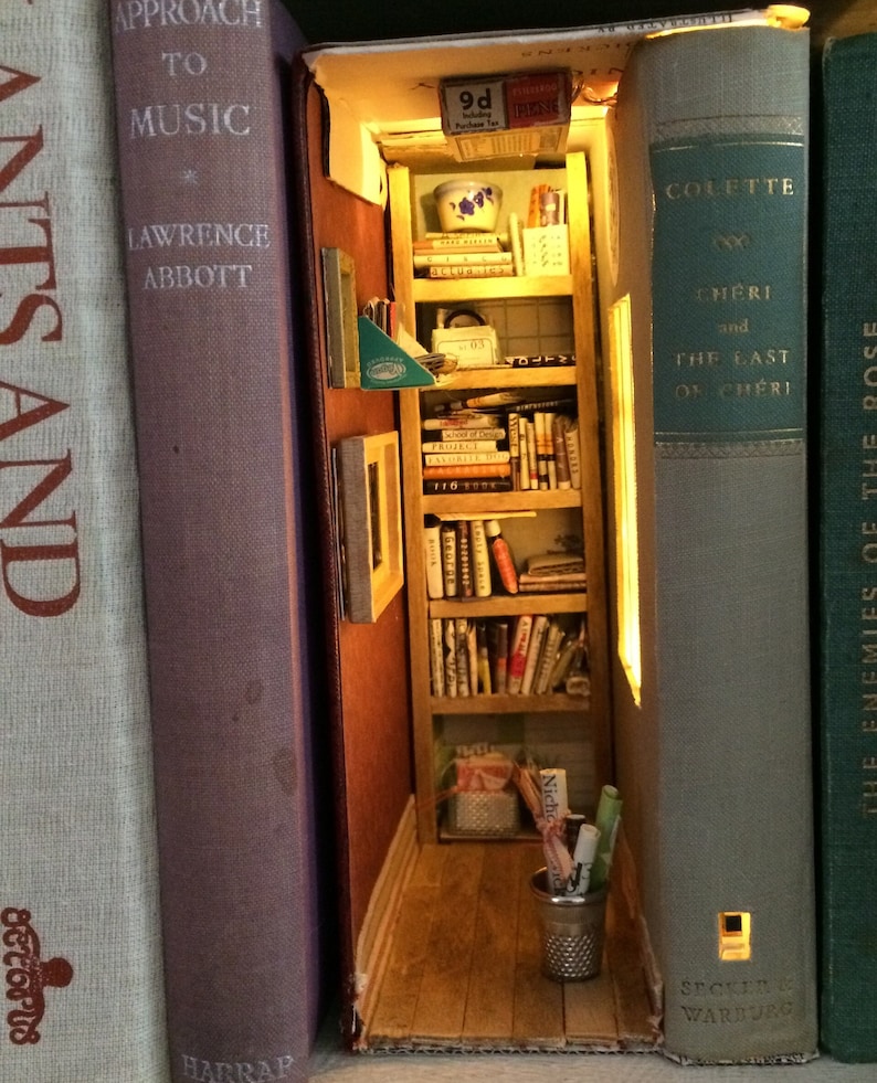 Library-in-a-book Book Nook / Bookend - Shelf Curiosity With Lights ...