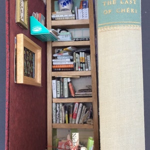 Library-in-a-book Book Nook / Bookend - Shelf Curiosity With Lights ...