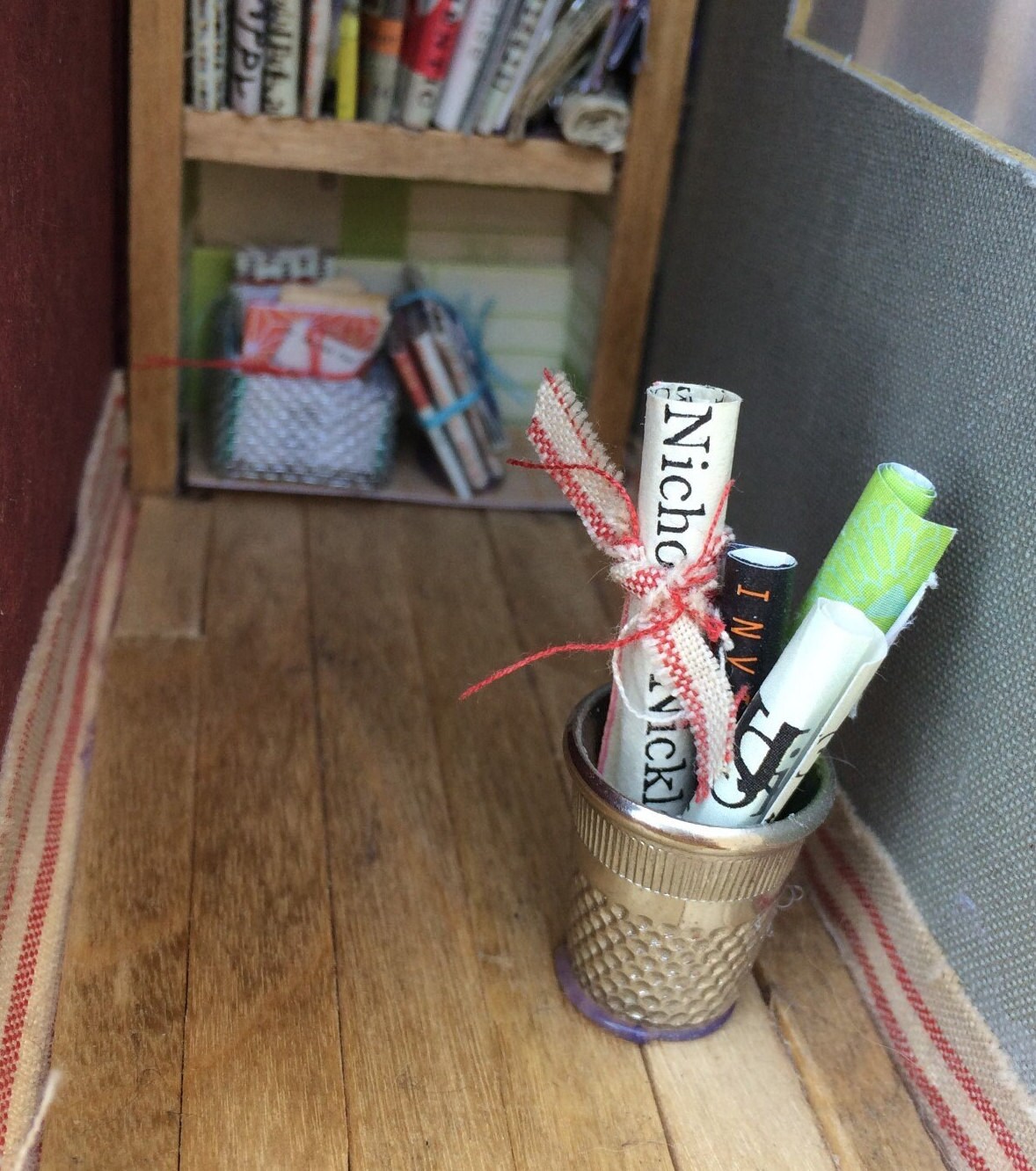 Library-in-a-book Book Nook / Bookend - Shelf Curiosity With Lights ...