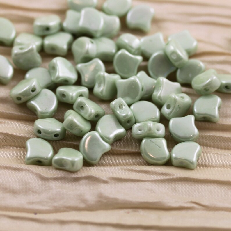 NEW 10gm 7.5x7.5mm Mint Luster 2-hole Ginkgo Leaf Czech Glass - Etsy