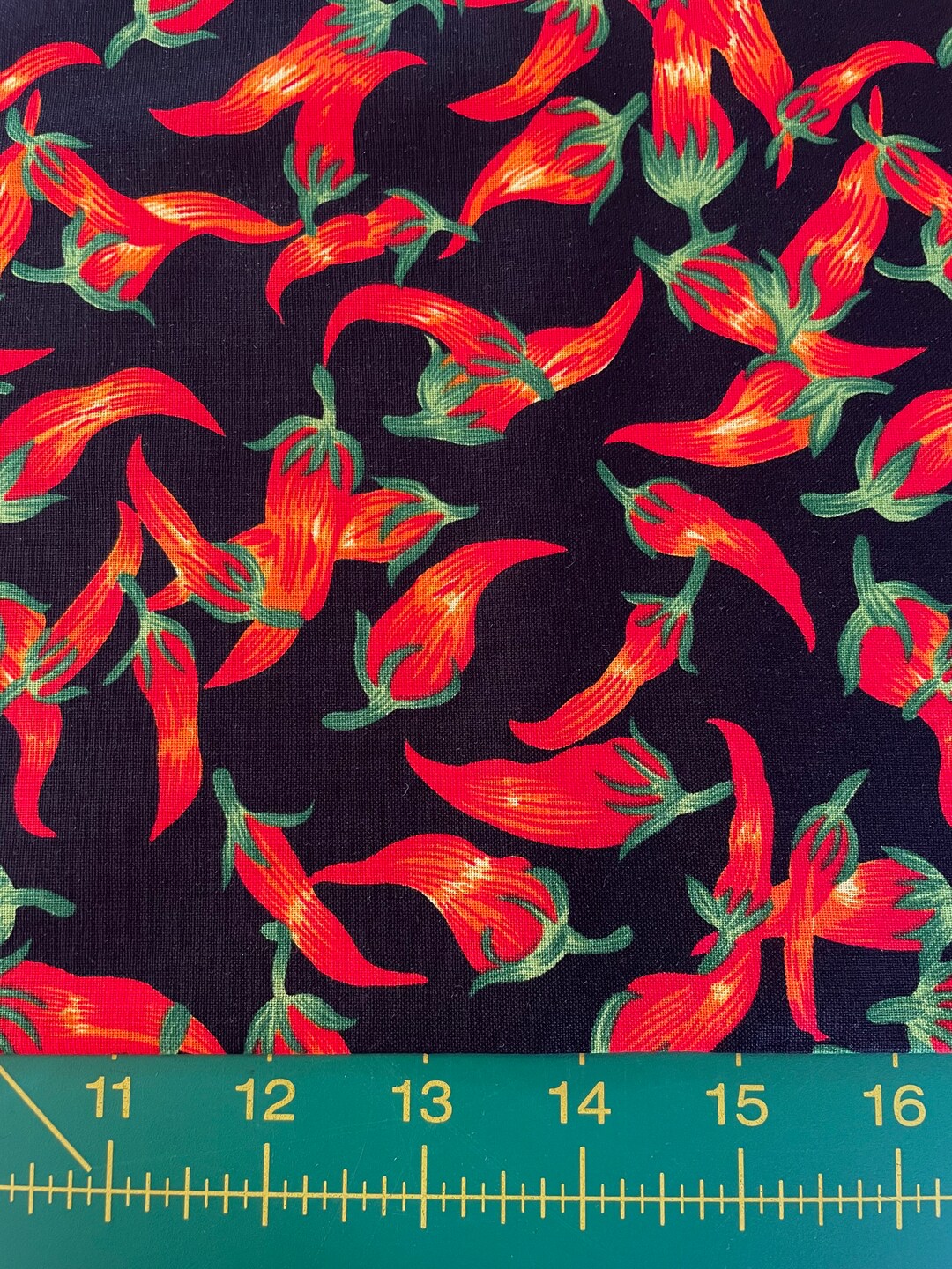 Chili Pepper Fabric - Premium 100% Cotton Quilters Fabric, Fabric for ...
