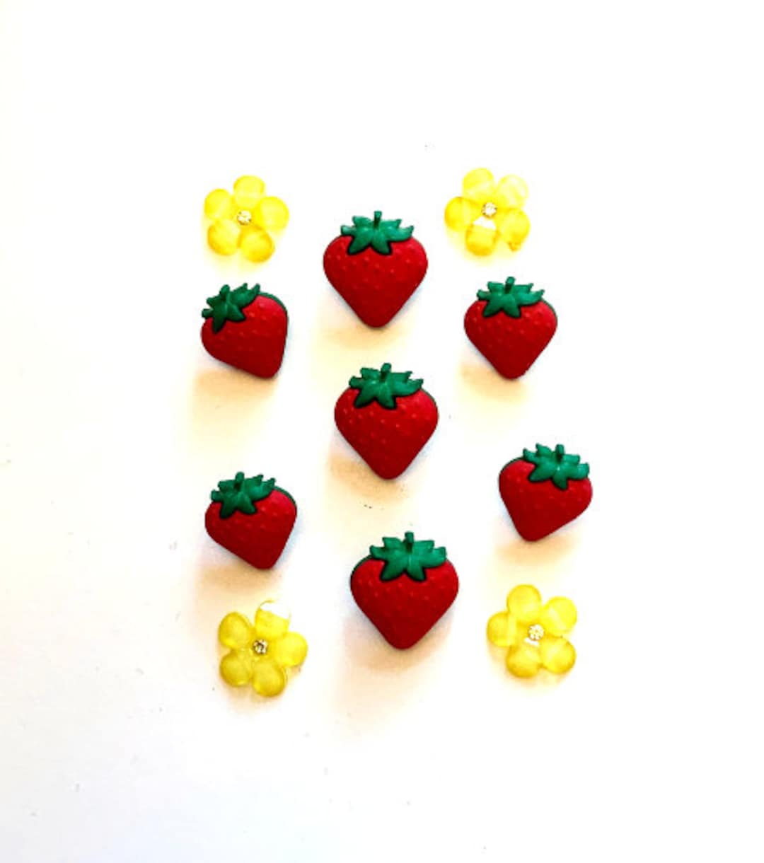 Fresh Strawberries Buttons Collection Set of 11 Shank Back Strawberry ...