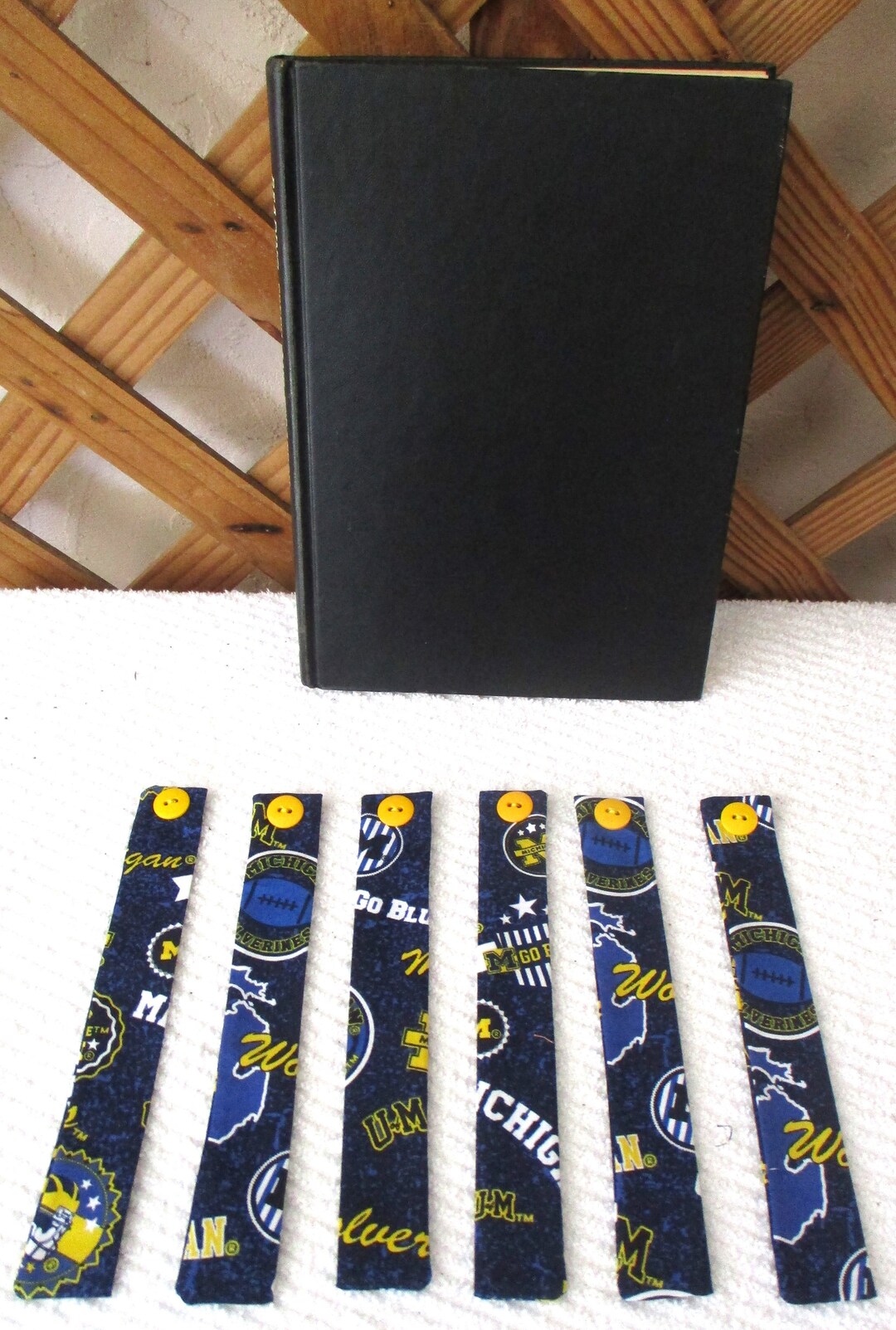 BOOKMARKS~UNIVERSITY of Michigan~wolverines~set of 3~fabric & Button ...