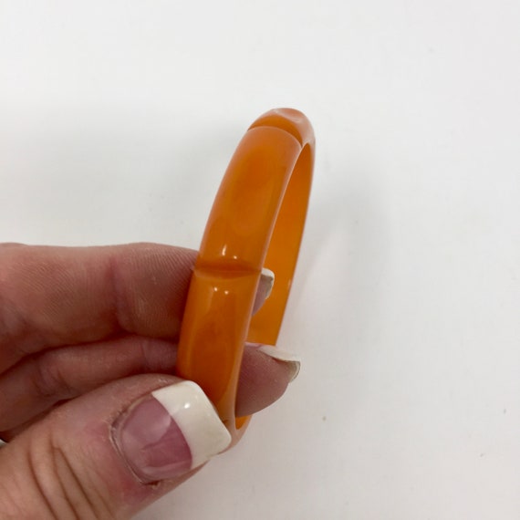 Vintage Bakelite Orange Bangle with Carving, Tested B… - Gem