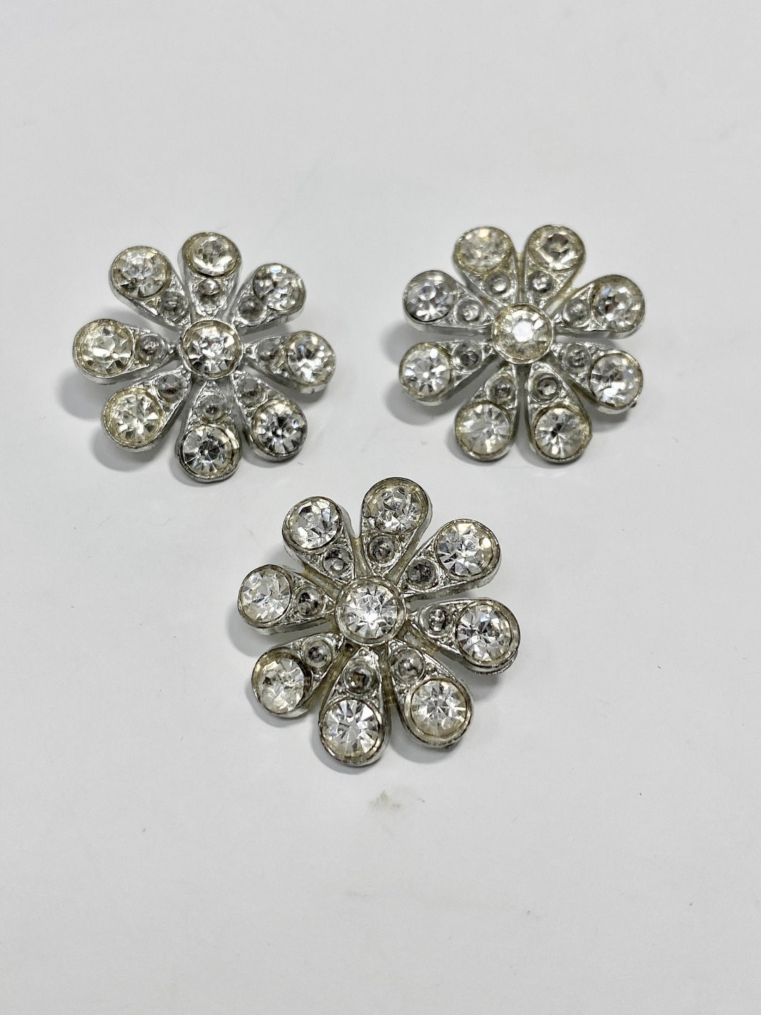 Medium Vintage Glass Flower Rhinestone Button Set in Silver Metal, 1 ...