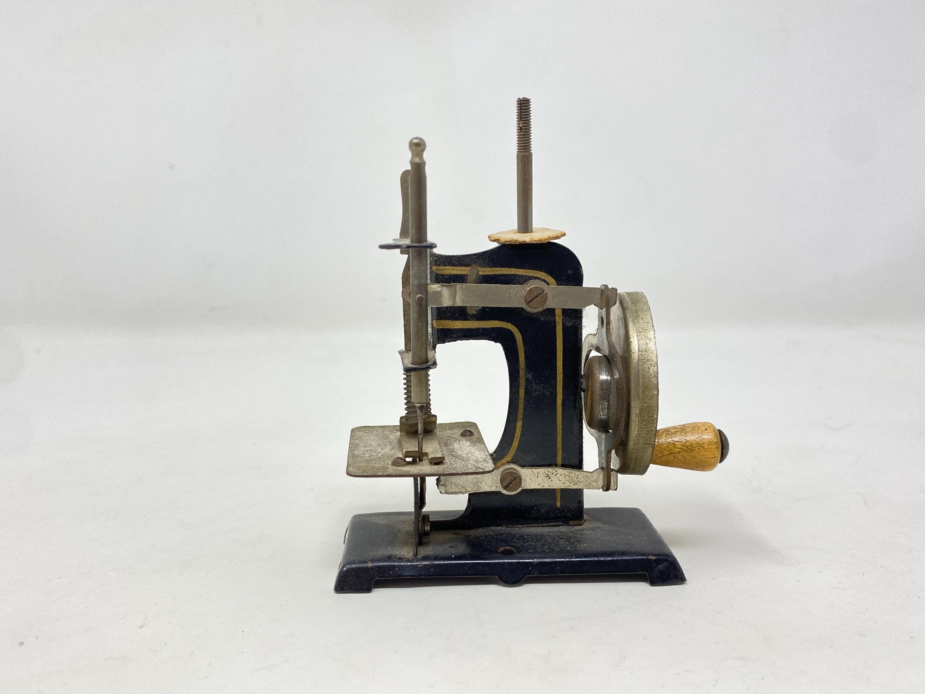 Antique Sewing Machine Needles