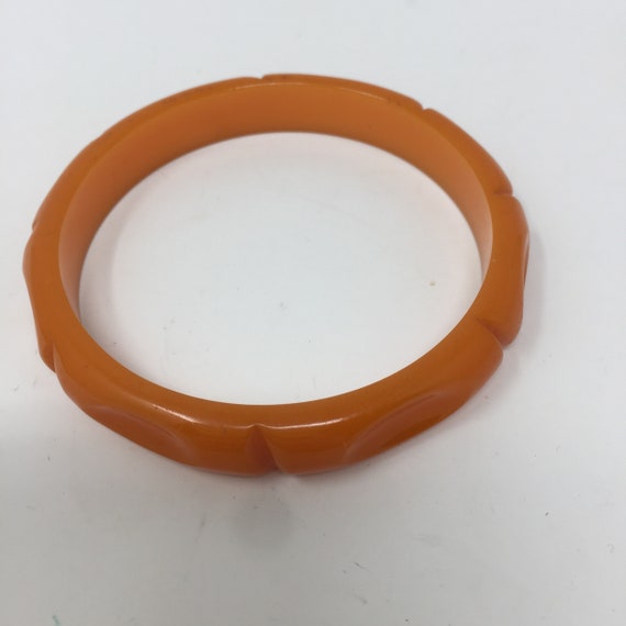 Vintage Bakelite Orange Bangle with Carving, Tested B… - Gem