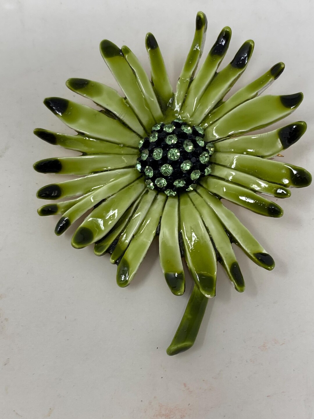 Vintage HAR Green Enamel Daisy Pin With Green Center With Green ...