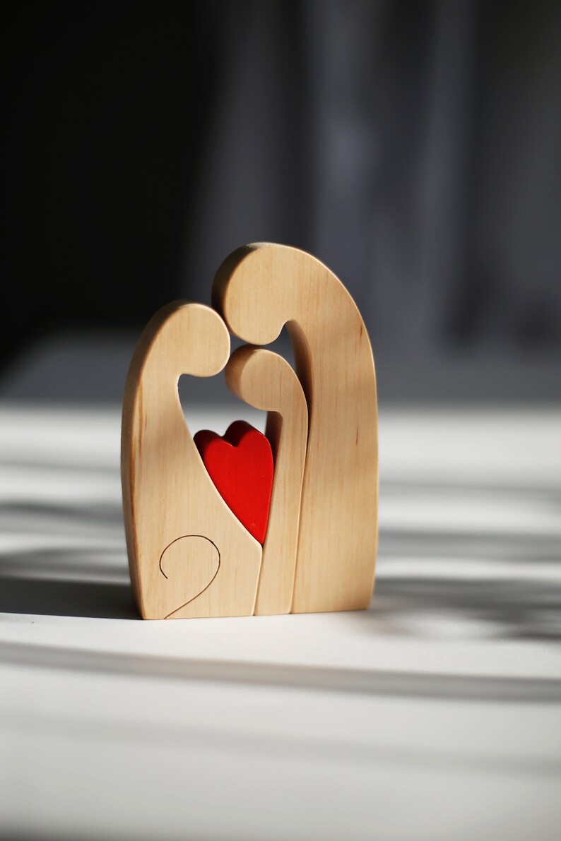 Wooden Family of 3 Figurine With Mommy Daddy Baby and Heart - Etsy