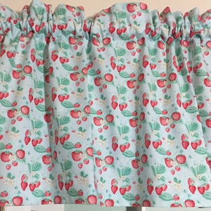 Shabby Strawberry Valance Shabby Strawberries Vintage - Etsy