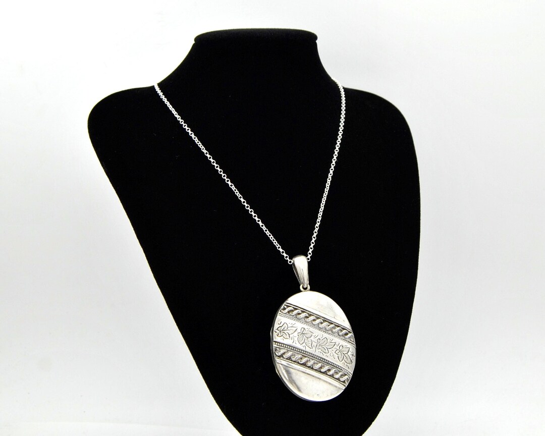 Large Sterling Silver Victorian Locket Necklace - Etsy