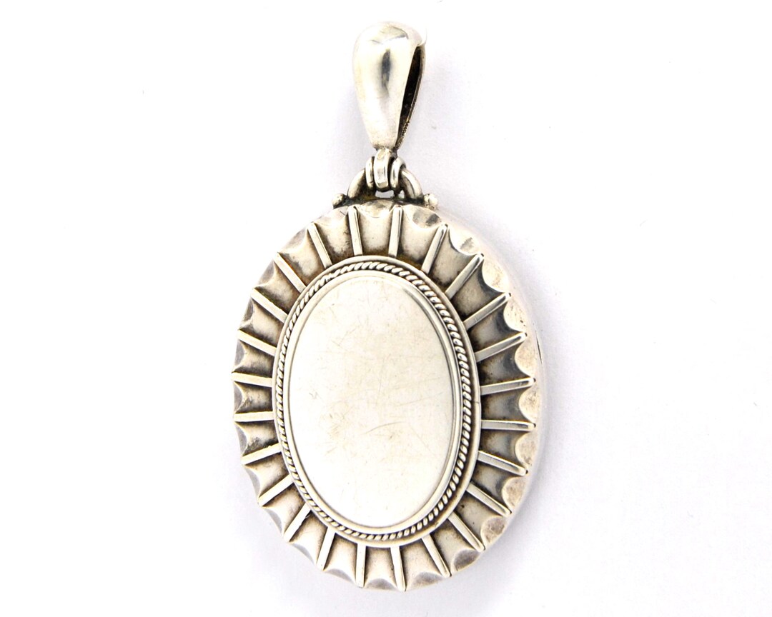 Large Sterling Silver Victorian Locket Necklace - Etsy