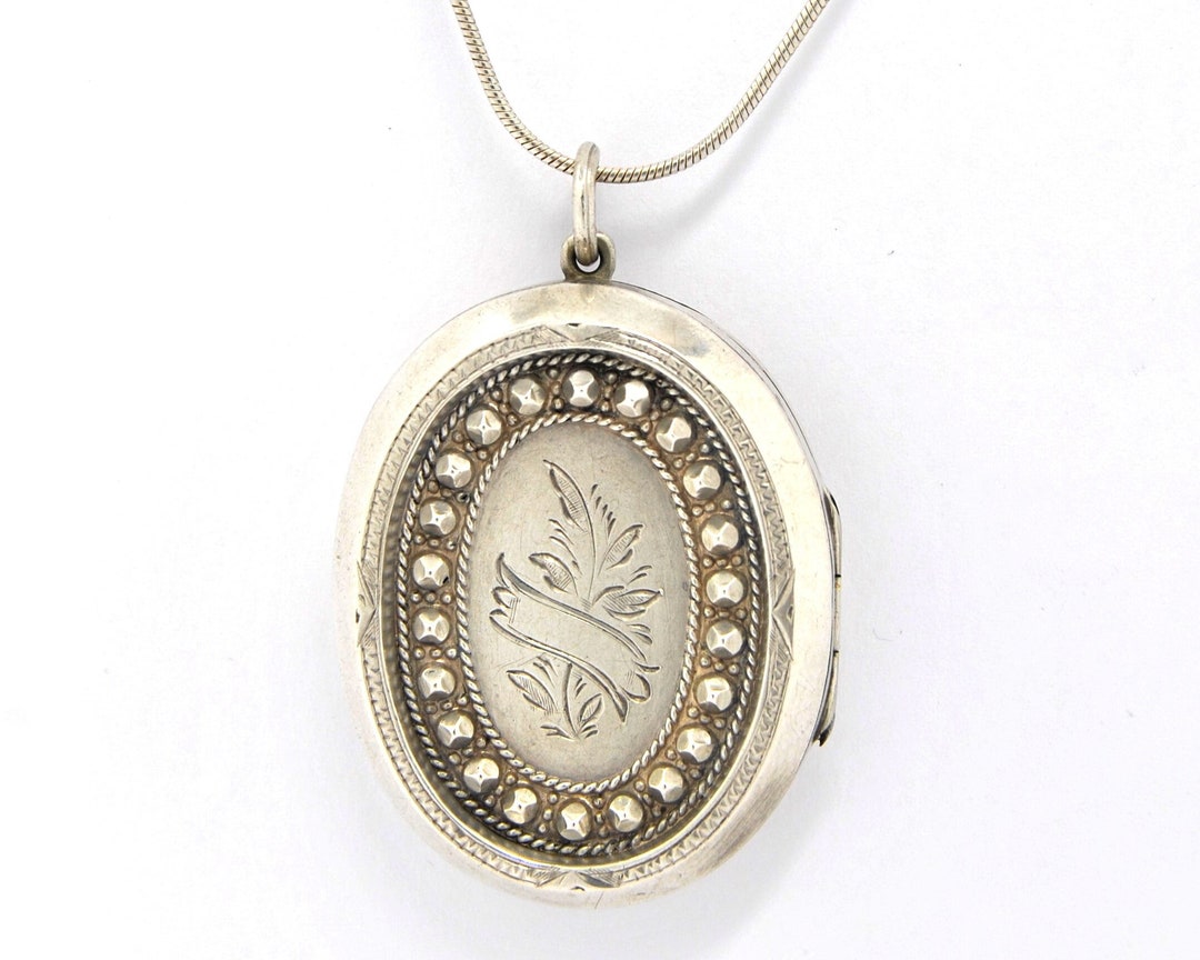 Large Sterling Silver Victorian Locket Necklace - Etsy