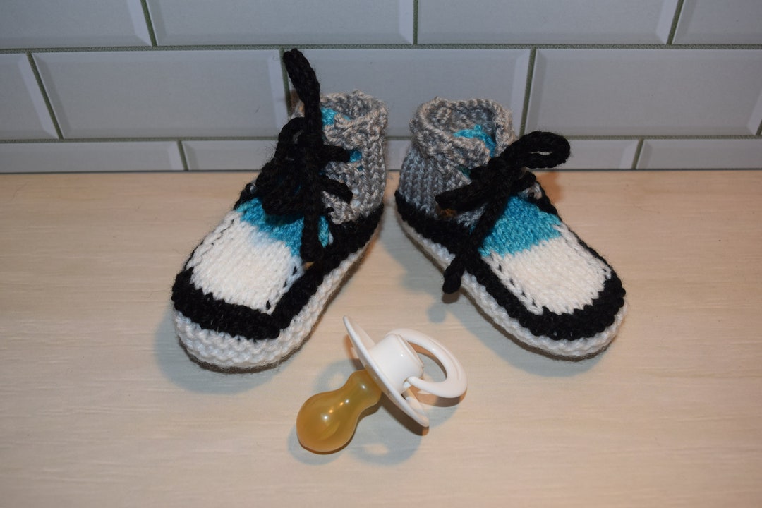 Baby Converse Booties. Straight Needle Knitting Pattern. - Etsy