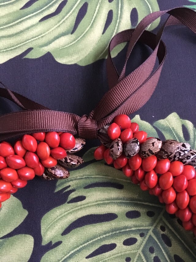 Hawaiian Ula'ula Turtleback Seed Lei | Etsy