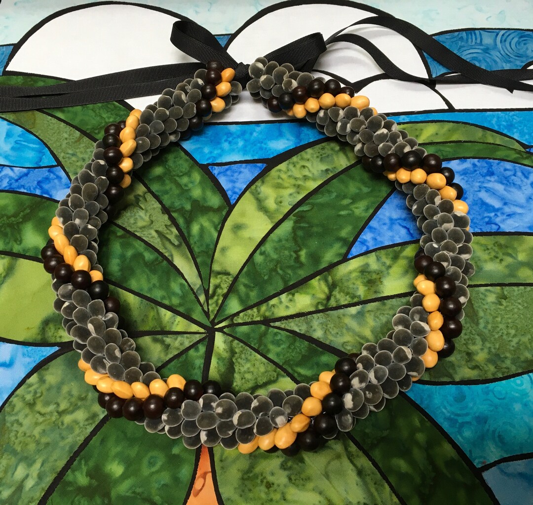 Mgambo ~ Wiliwili ~ Manele Seed Lei - Etsy